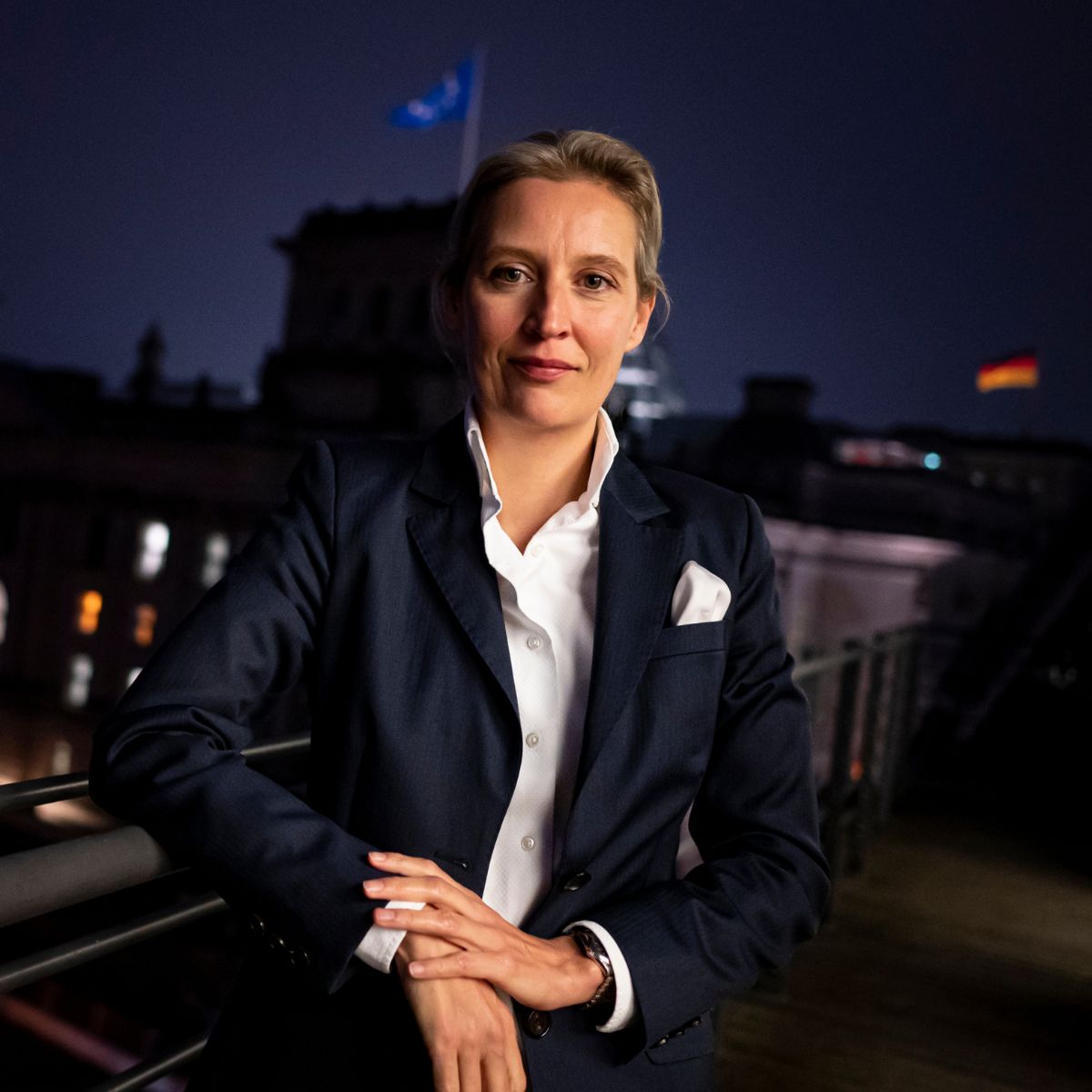 Lesbiana, con dos hijos adoptados, pareja de una mujer asiática y nieta ...